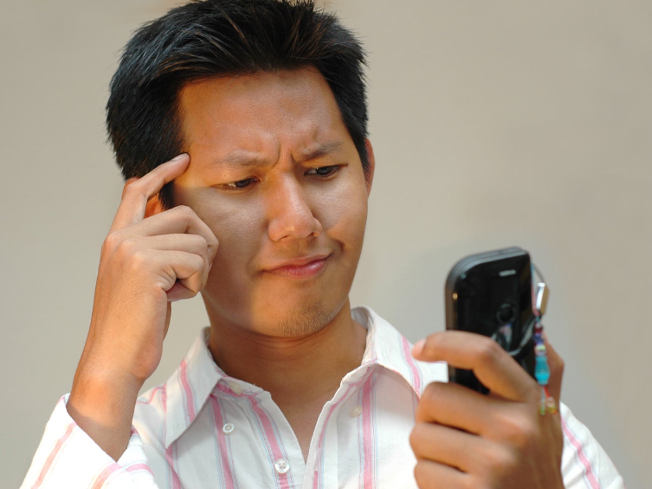 How To Cut Your Monthly Cell Phone Bill To 10 Or Less CBS News How To Cut Your Monthly Cell Phone Bill To 10 Or Less CBS News
