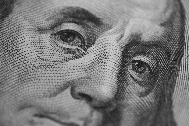 Use A Holiday Budget Calculator How Much Should You Save Up For 