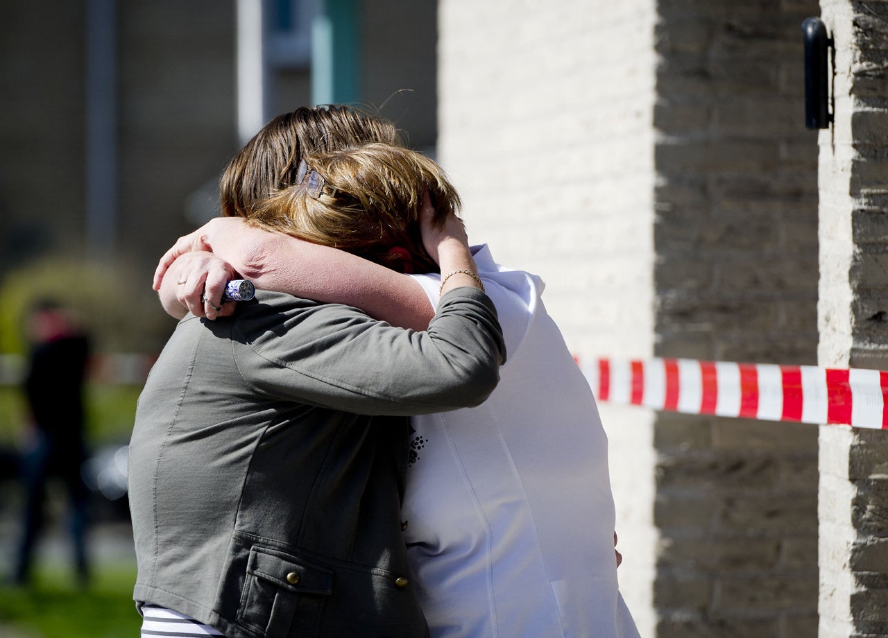 Dutch Mourn Victims Of Mass Shooting At Mall Cbs News