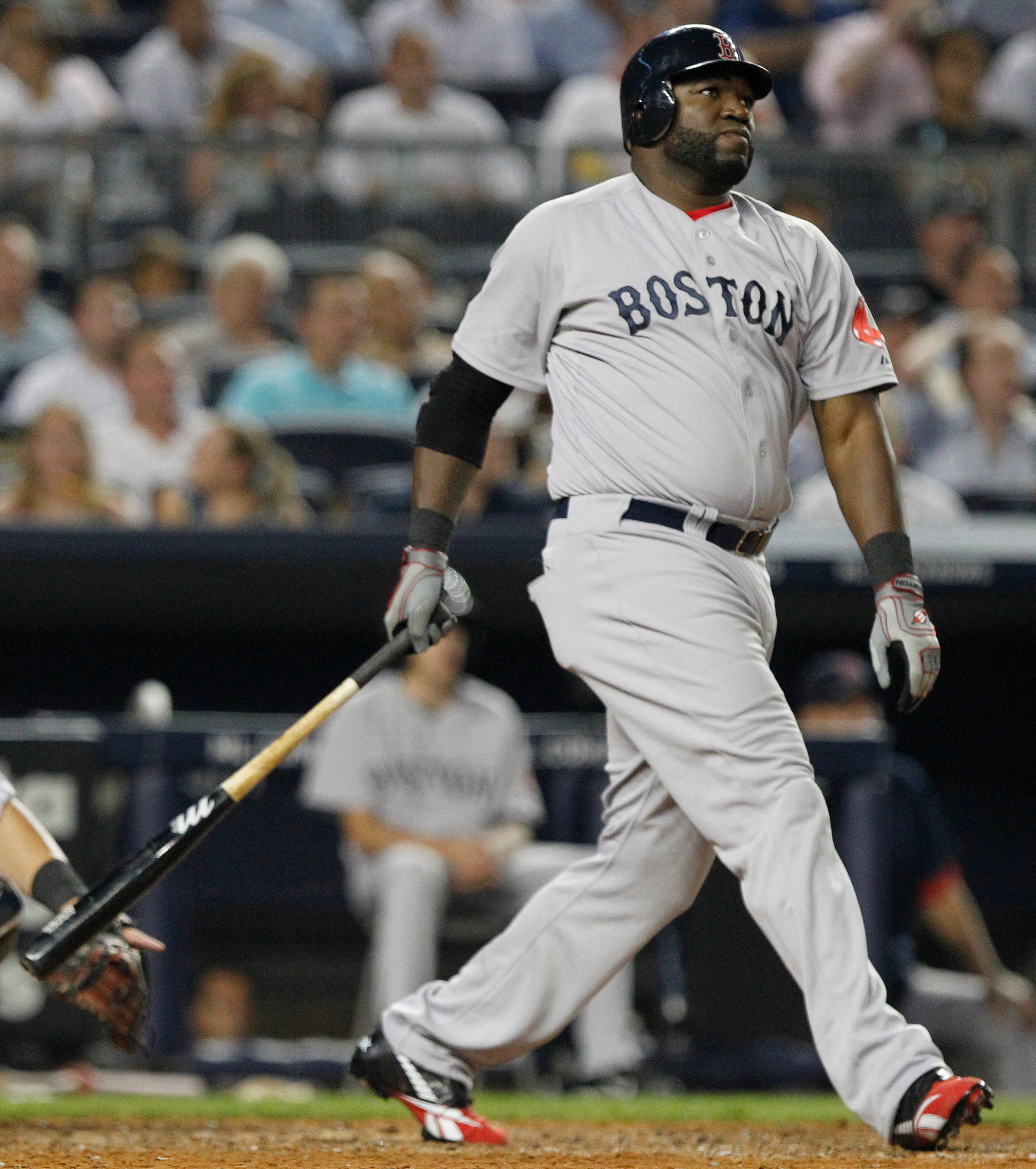 Big Papi's homerun bat flip irks Joe Girardi - CBS News