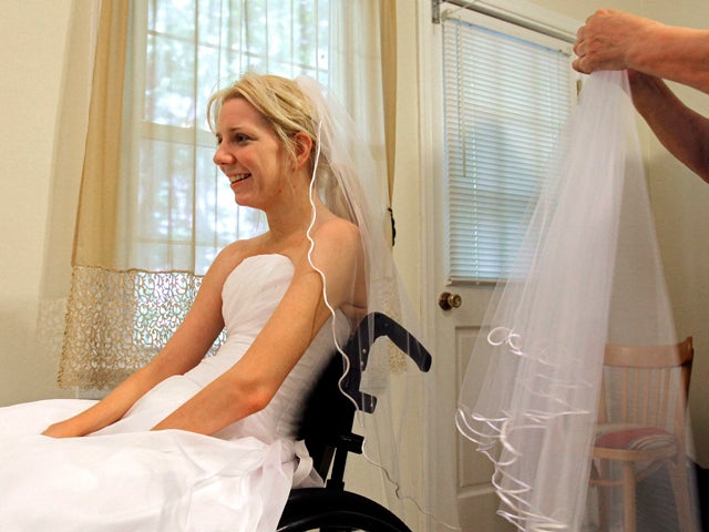 Paralyzed bride adjusts to life, ready to marry - CBS News