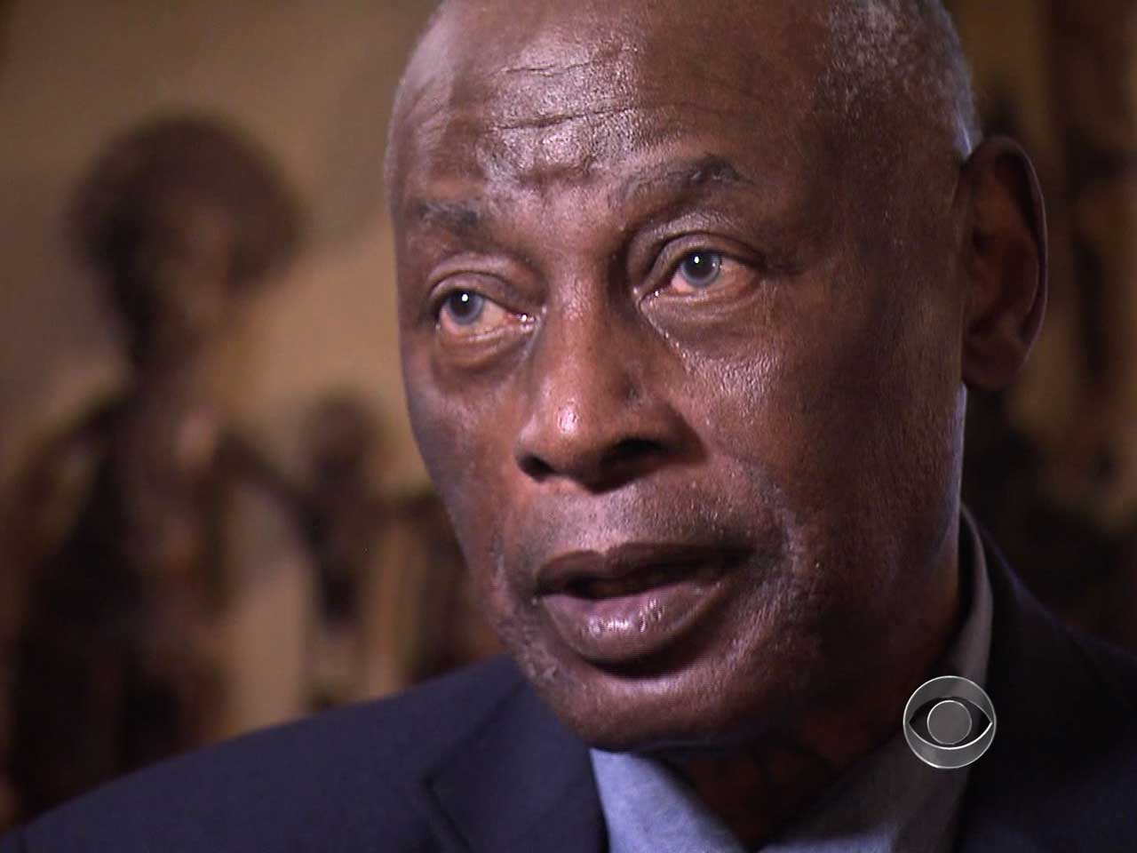 Black history museum gets special opening gift - CBS News