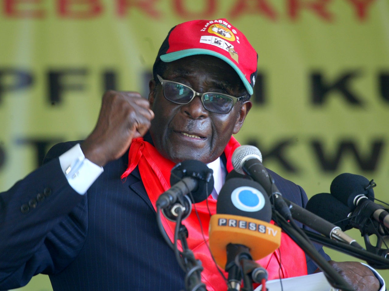 Zimbabwe's Robert Mugabe under intense health scrutiny upon return from ...