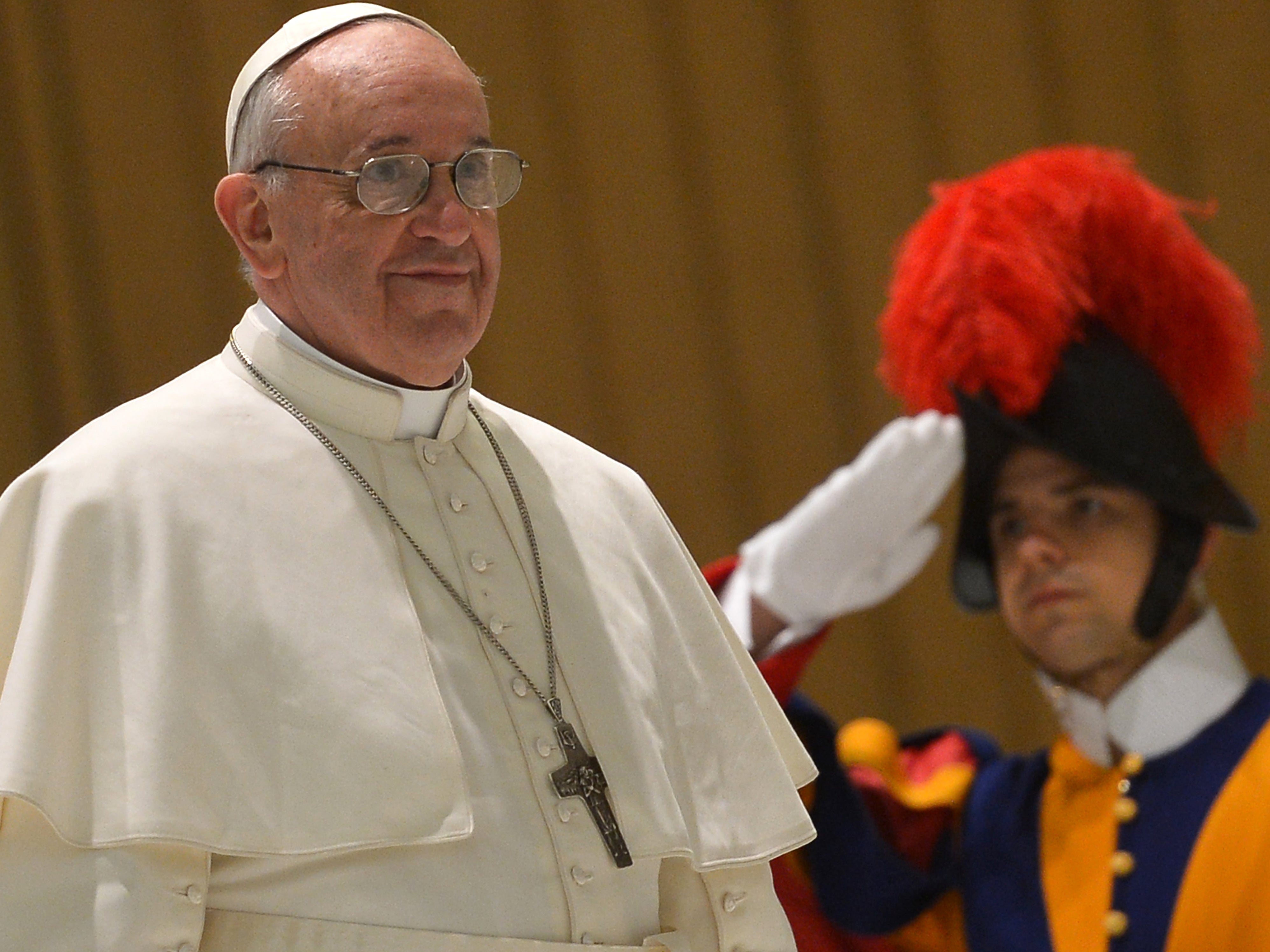 Pope Francis gives conclave details in first audience with press - CBS News