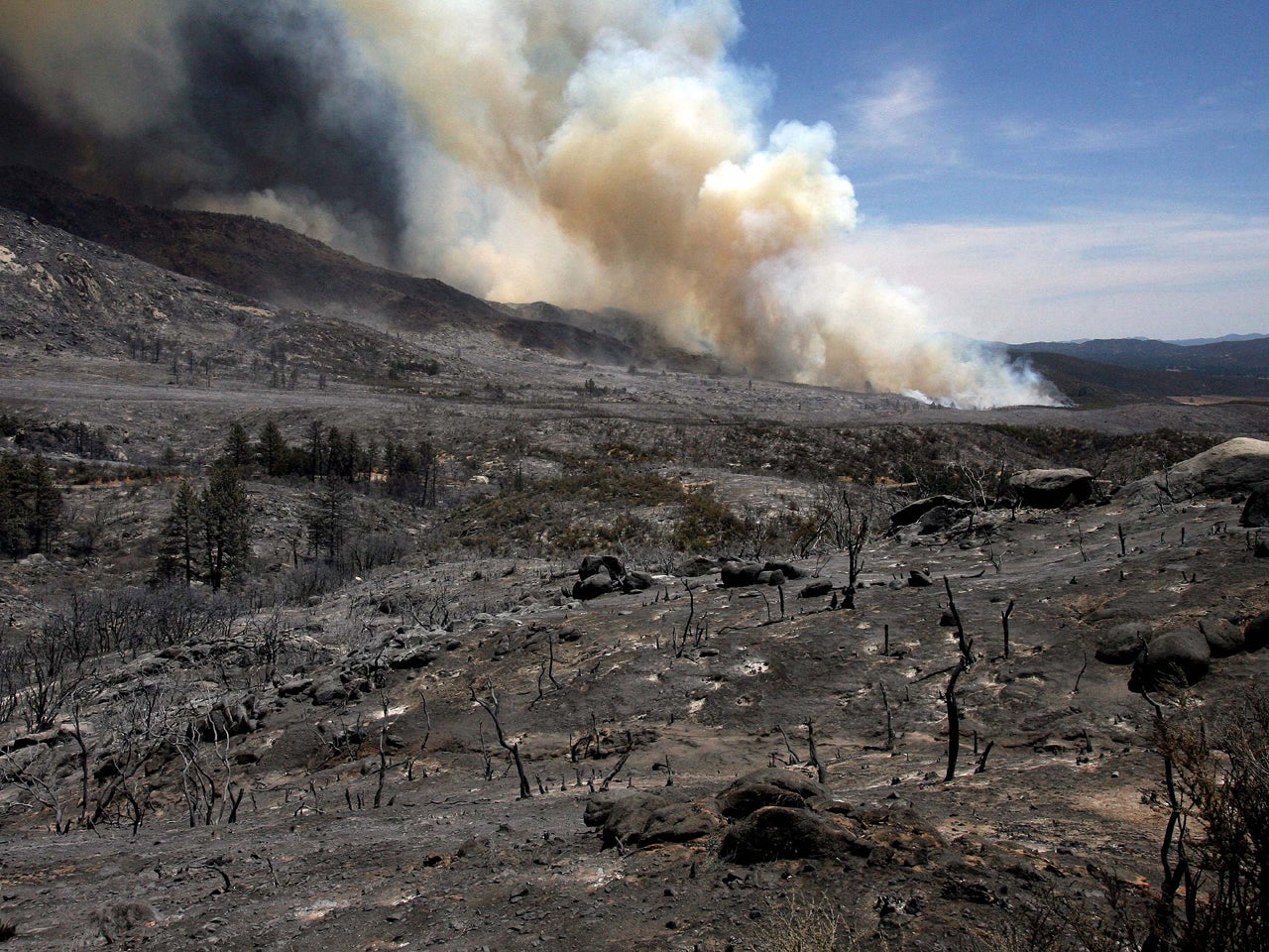Thunderstorms a questionable factor for SoCal wildfire - CBS News