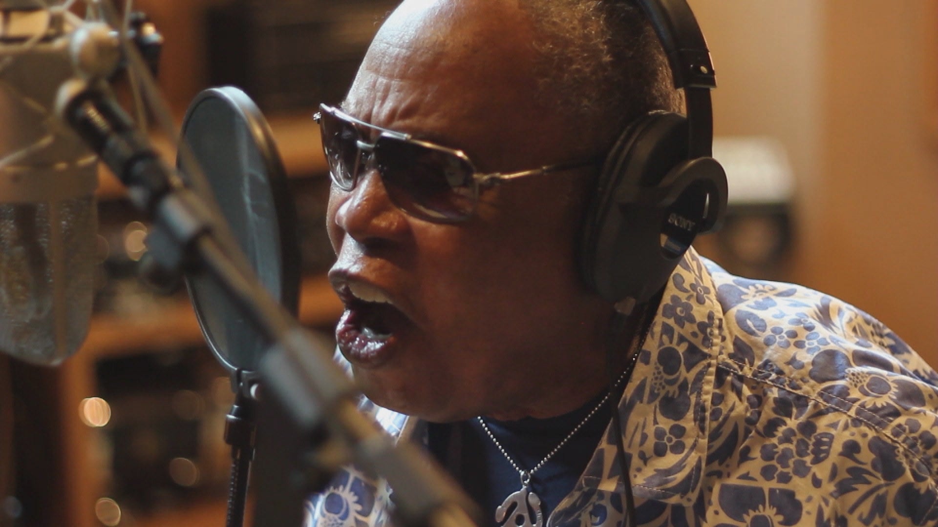 Sam Moore: The original "Soul Man" - CBS News