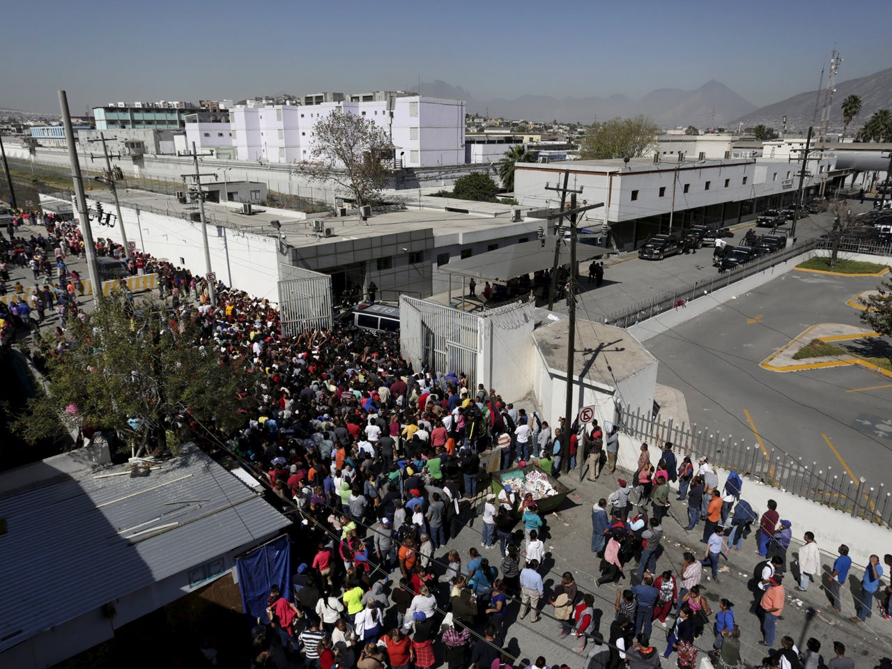 Mexican officials find aquariums and more in prison - CBS News