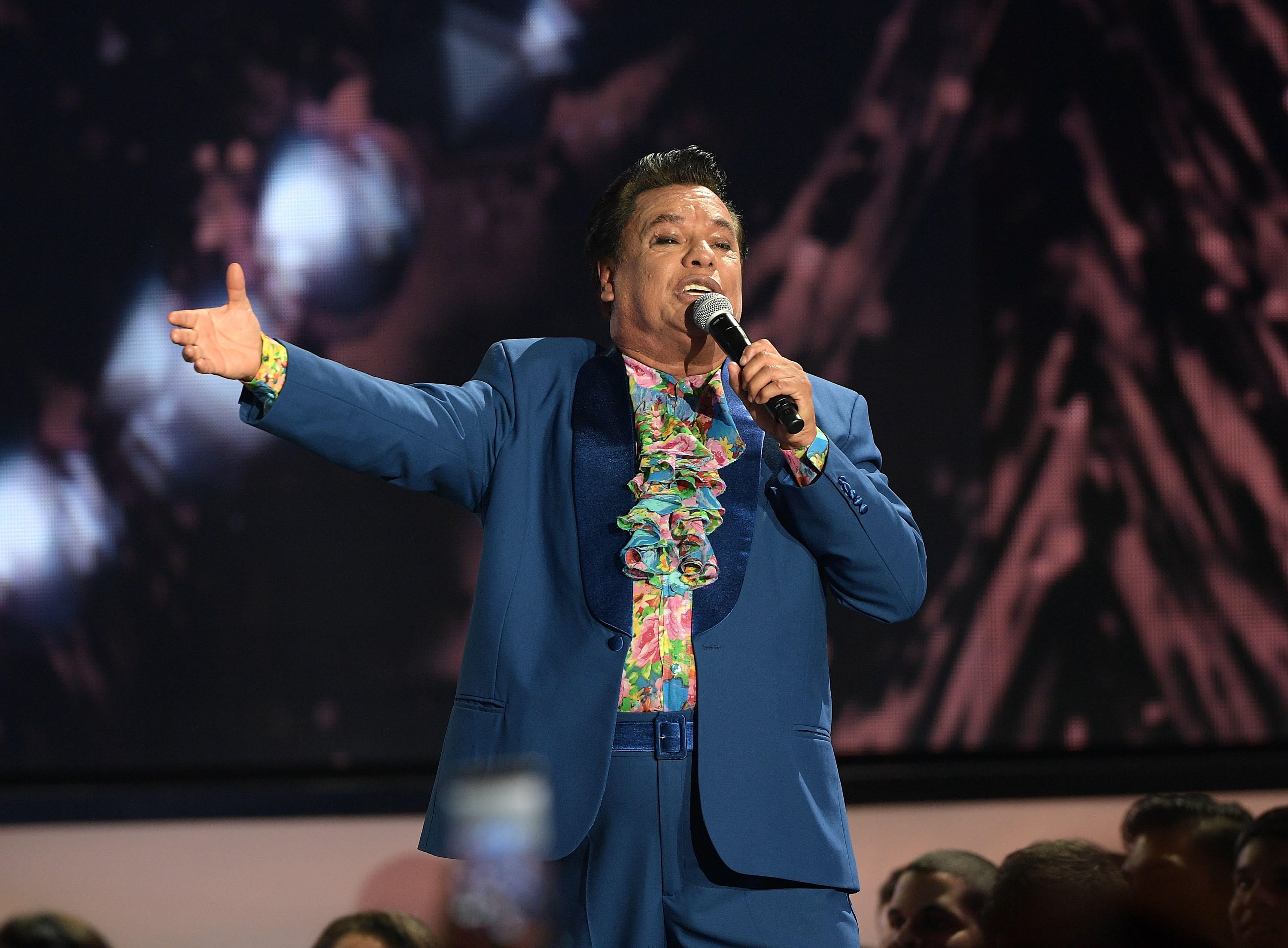 Juan Gabriel Legendary Mexican Singer Dead At 66 CBS News Juan Gabriel Legendary Mexican Singer Dead At 66 CBS News