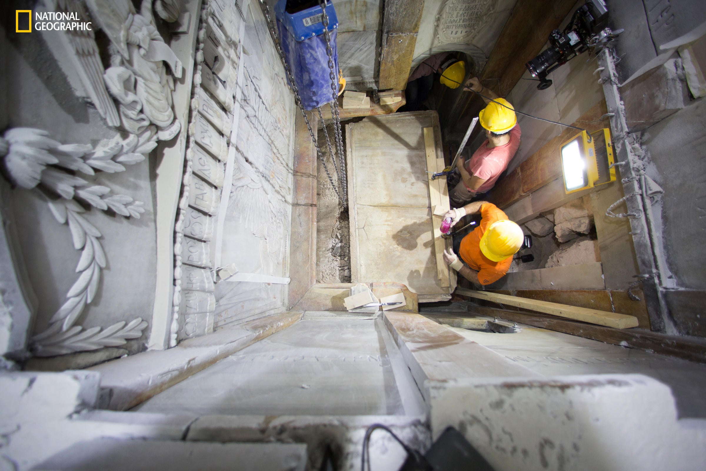 The Edicule - Historic restoration of Jesus' burial shrine - Pictures ...