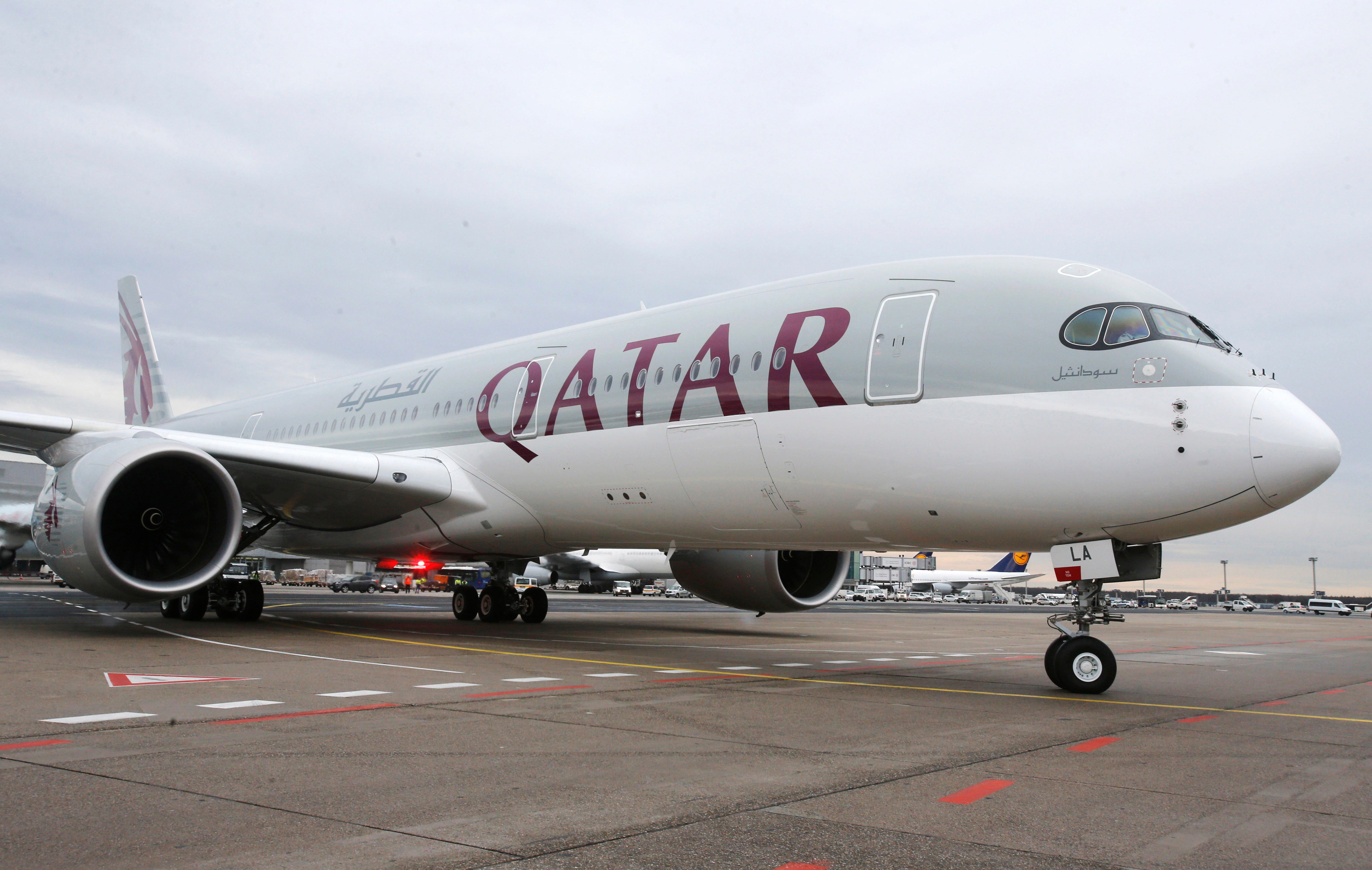 Qatar Airways Seeks To Land Large Stake In Major U S Airline CBS News