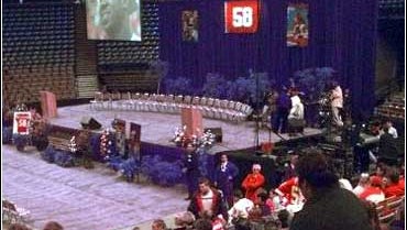 Thousands Remember Thomas - CBS News