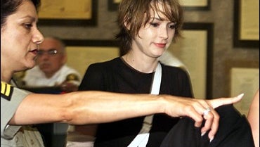 Winona Ryder Returns To Court - CBS News