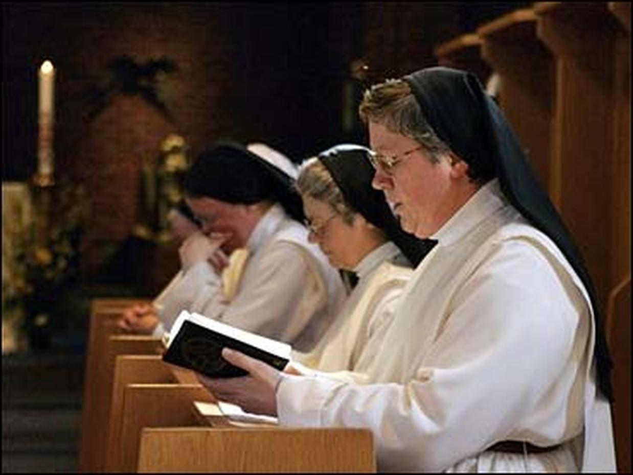 The Vatican - Prayers for the Pope - Pictures - CBS News