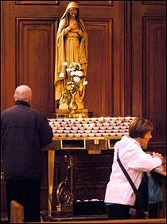 The Vatican - Prayers for the Pope - Pictures - CBS News