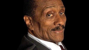 Publishing Giant John Johnson Dies - CBS News