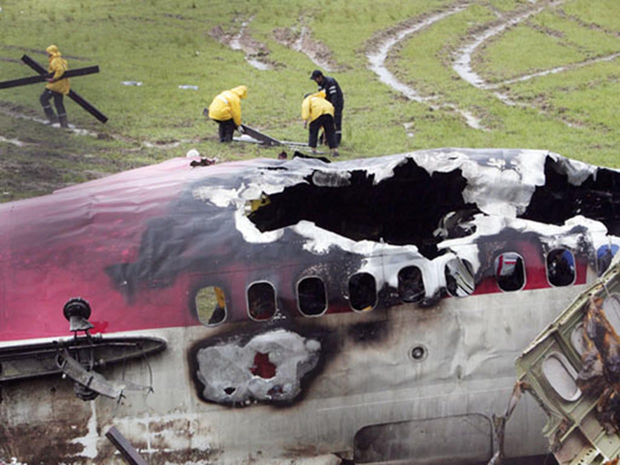 Plane Crashes In Thailand - Photo 1 - Pictures - CBS News