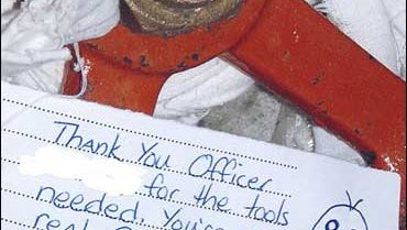 "Smiley Face" Prison Guard Commits Suicide - CBS News