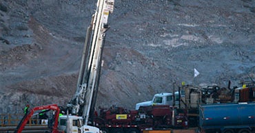 Trapped Miners: Escape Shaft 100 Meters To Go - CBS News