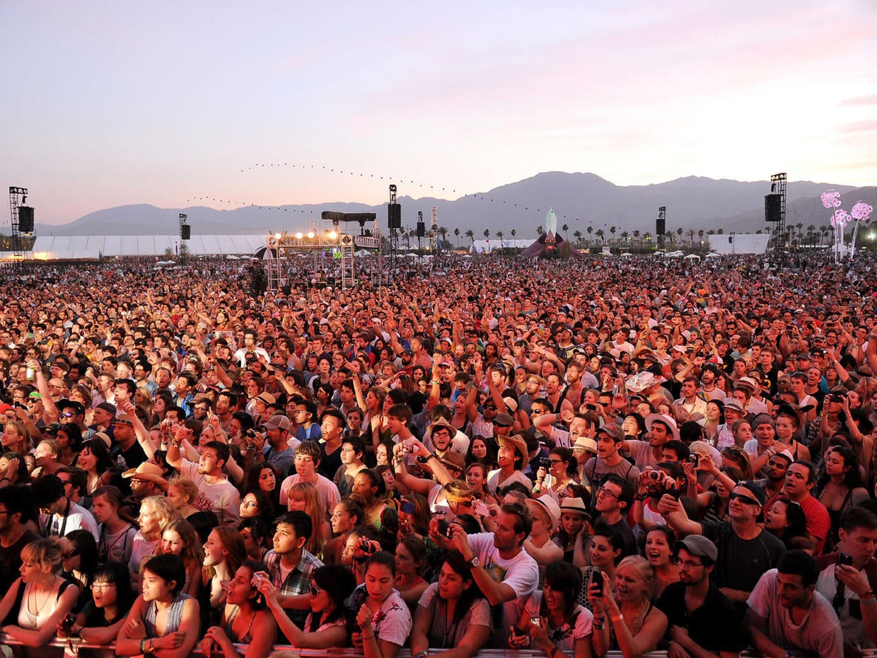 Coachella 2011 Photo 1 Pictures Cbs News