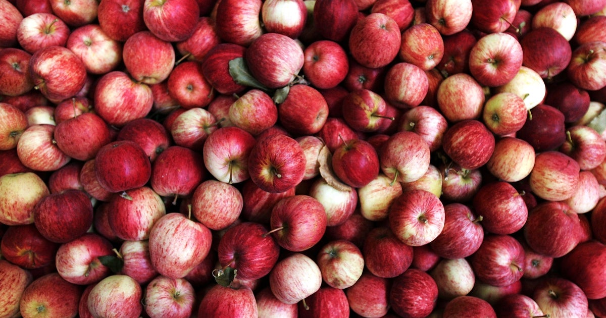 Apples top list for pesticide contamination - CBS News
