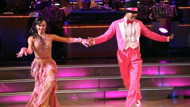 "Dancing with the Stars": J.R. Martinez tops '80s week - CBS News