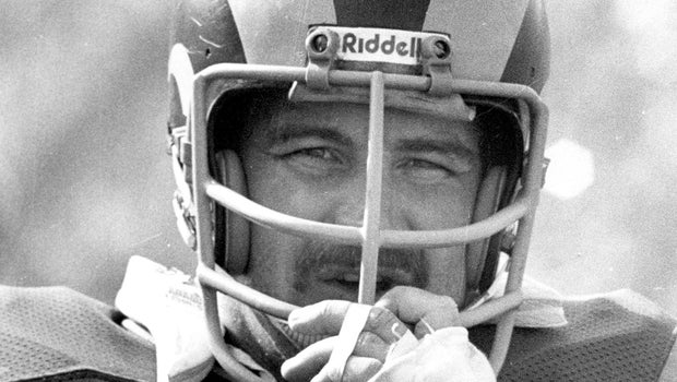 Rich Saul, six-time Pro Bowl center, dead at 64 - CBS News