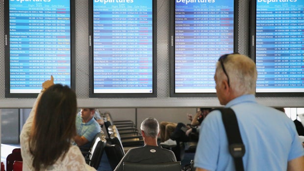 FAA orders review after Chicago air traffic snarl - CBS News