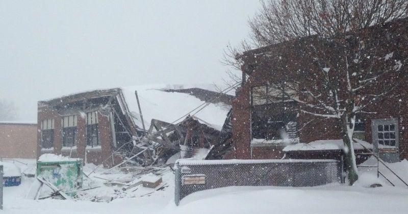 Deadly snowstorms cause roof collapses in Buffalo area - CBS News