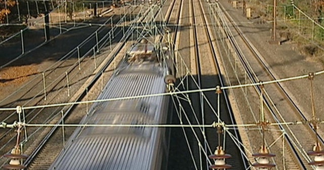 Government issues safety alert on train railroad signals - CBS News