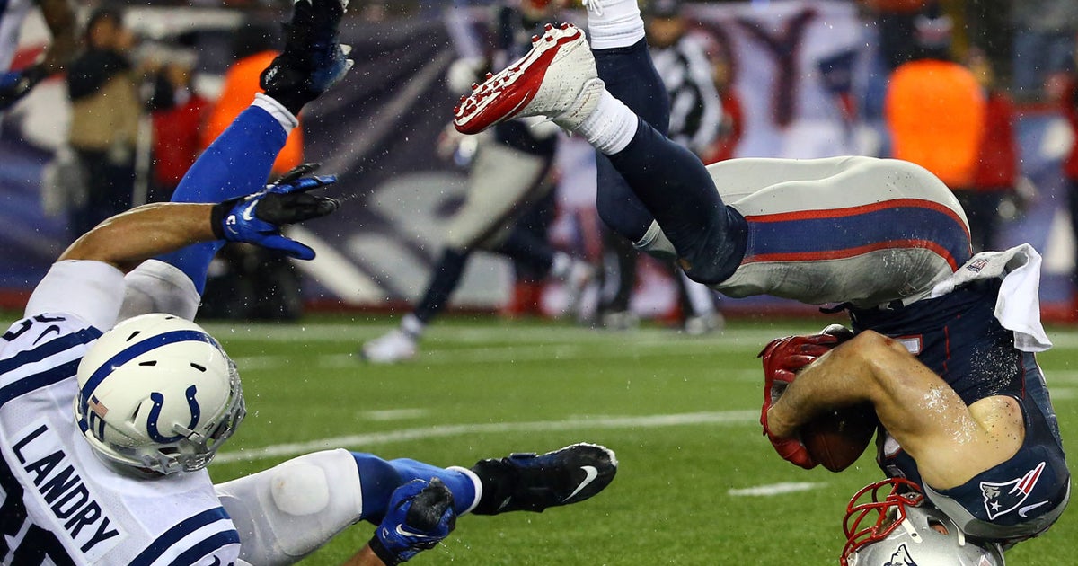 NFL investigating New England Patriots over deflated footballs - CBS News