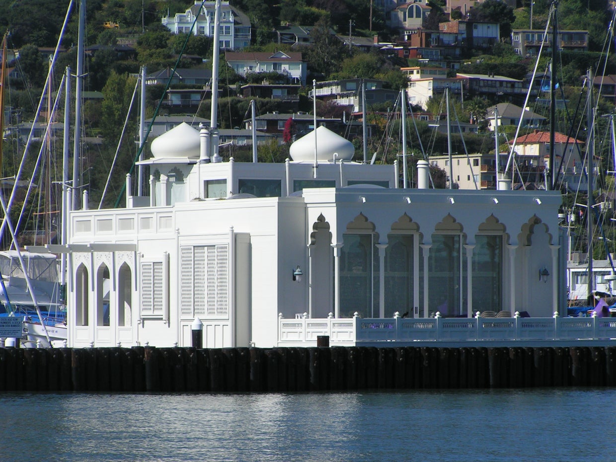 8 of the world's most luxurious houseboats - CBS News