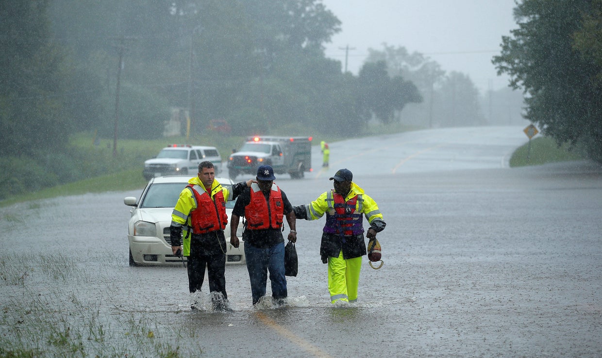Hurricane Matthew aftermath: Storm lashes South Carolina, Georgia - CBS ...