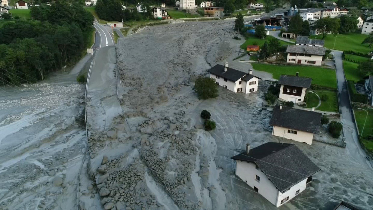 Switzerland mudslide, rockslide hits Swiss village Bondo in Graubuenden ...