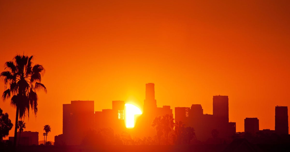 Record-breaking heat scorches California ahead of World Series Game 1 ...
