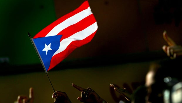 Competing U.S. factions seek to sway arrivals from Puerto Rico before ...