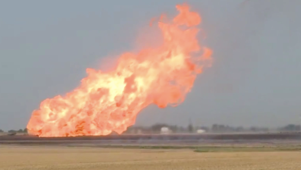Natural gas pipeline explosion rocks rural Kansas - CBS News