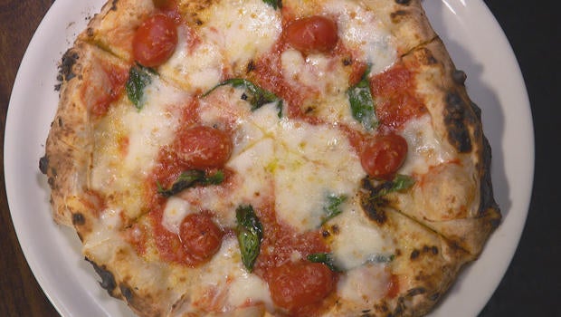 A slice of Japan: Tokyo's Neapolitan pizza makers - CBS News