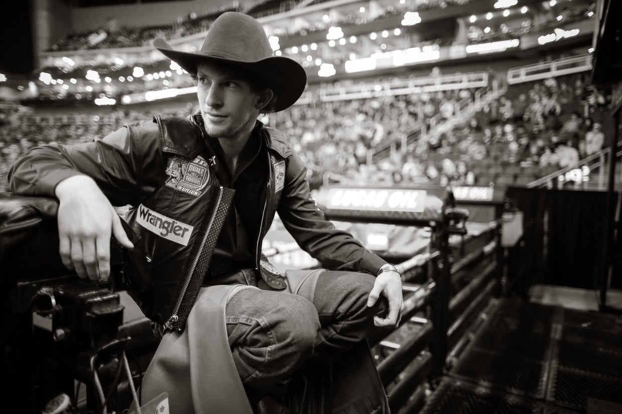 Mason Lowe death: Witness describes bull rider's fatal ride at PBR ...