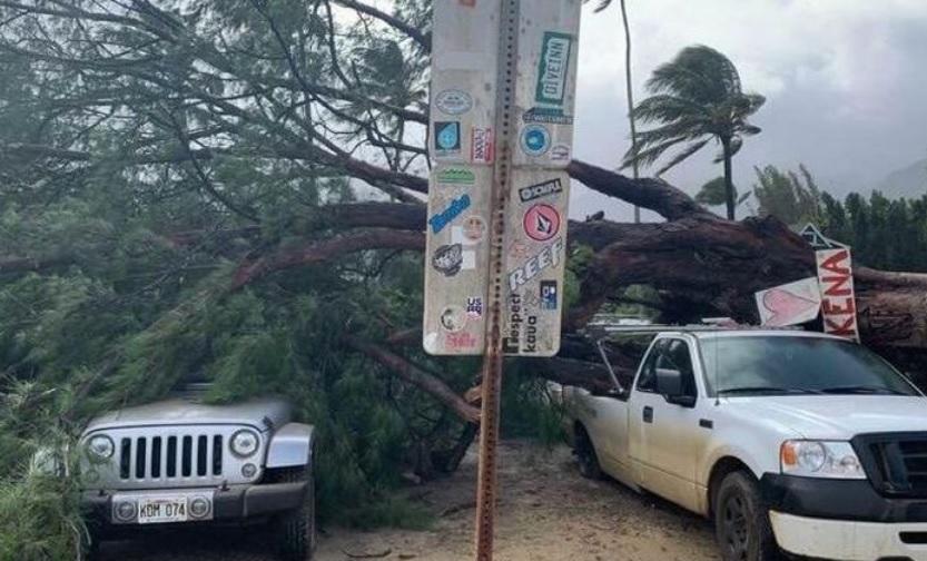 Hawaii storm: 60-foot waves possible after strong storm brings snow to ...