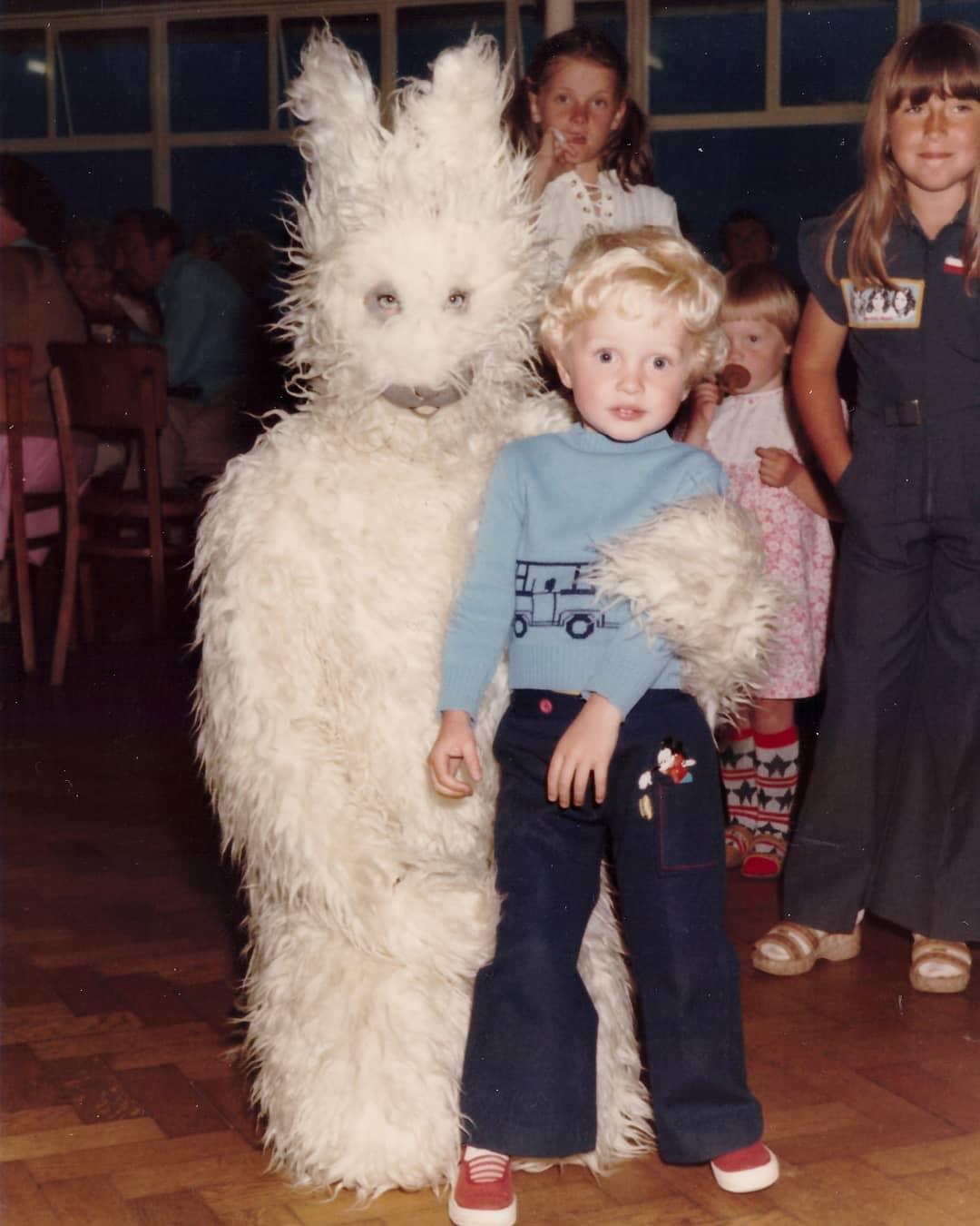 Awkward Easter bunny photos from family Easter pictures
