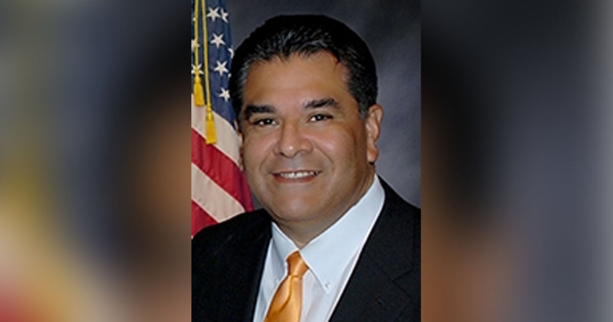 Former Illinois State Sen. Martin Sandoval, Caught In Federal ...