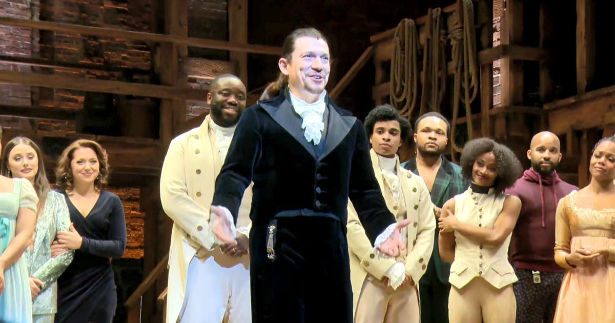 Curtain Falls For Last Time On Chicago Production Of 'Hamilton' - CBS ...