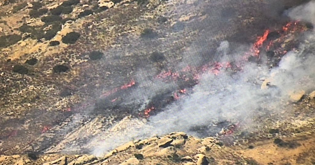 Brush Fire Breaks Out In Simi Valley - CBS Los Angeles