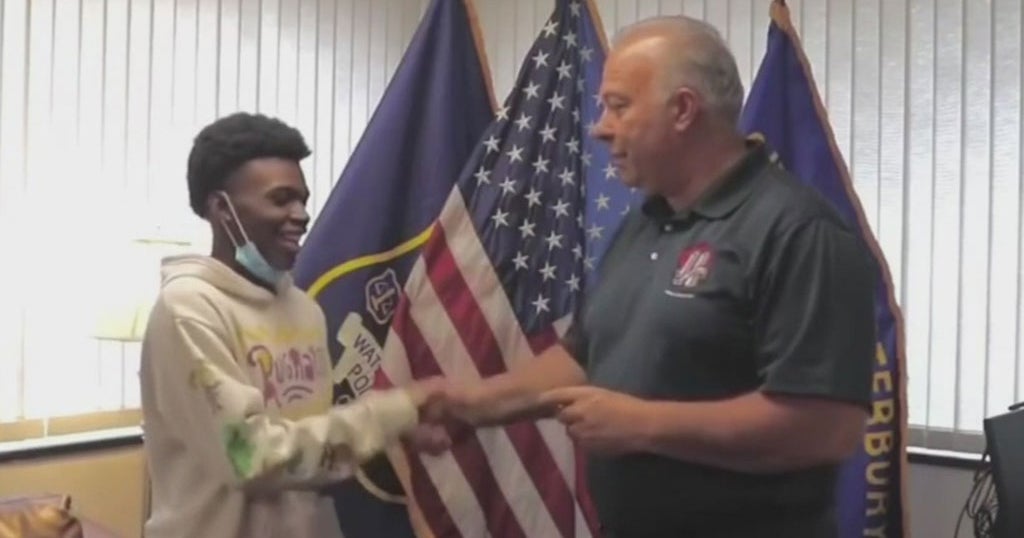 Connecticut Teen Helps Rescue Mother, 3 Children From Burning Car - CBS ...