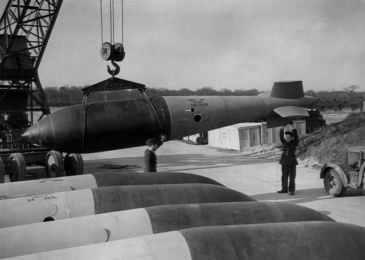 Divers attempt to defuse WWII "earthquake bomb" off Poland - CBS News