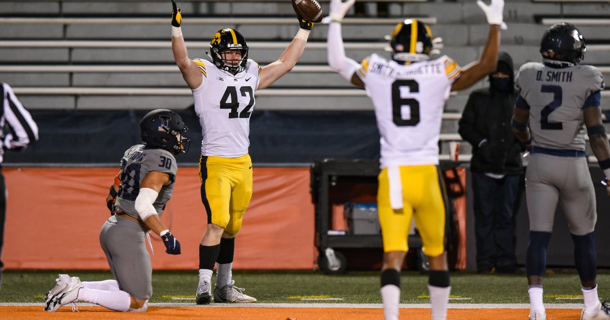 No. 24 Hawkeyes Score 35 Straight To Beat Fighting Illini 35-21 - CBS ...