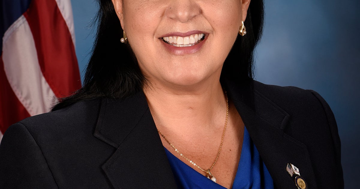 Illinois Veterans Affairs Director Linda Chapa LaVia Resigns Amid ...