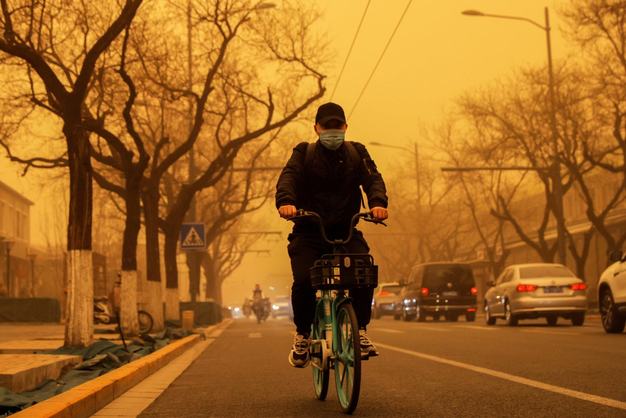 Biggest sandstorm in a decade turns Beijing skies yellow: "Like the end ...