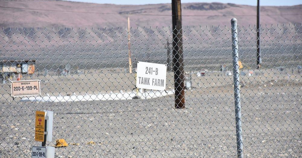 An underground tank at Hanford Nuclear Reservation is leaking gallons ...