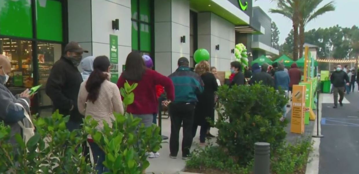 Hate Checkout Lines? California's First Ever Amazon Fresh 'Just Walk ...